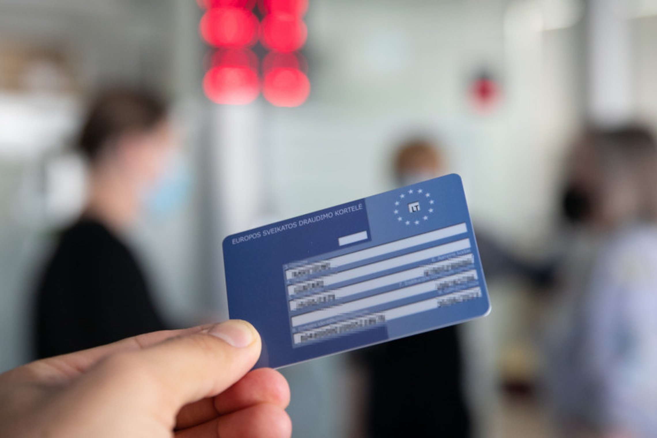 European Health Insurance Card guarantees - only for insured persons ...